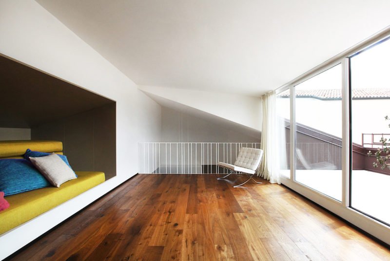 Two-level loft in a historical building; Tomas Ghisellini Architects ...