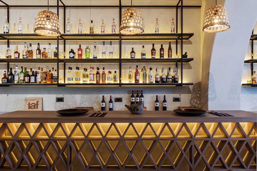 SQUEEZE Bar by Hub Company; Greece – BIG SEE Make Sense