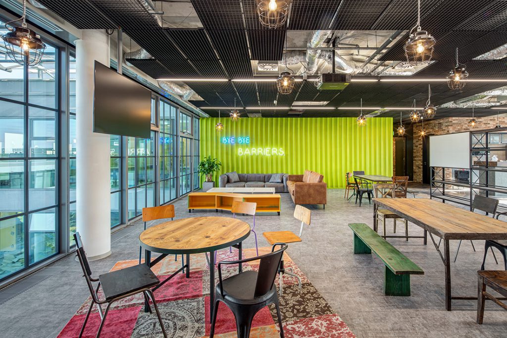 BroadCom Inc. HQ, Prague by Kaplan Architekti & Horalík Ateliér; Czech ...