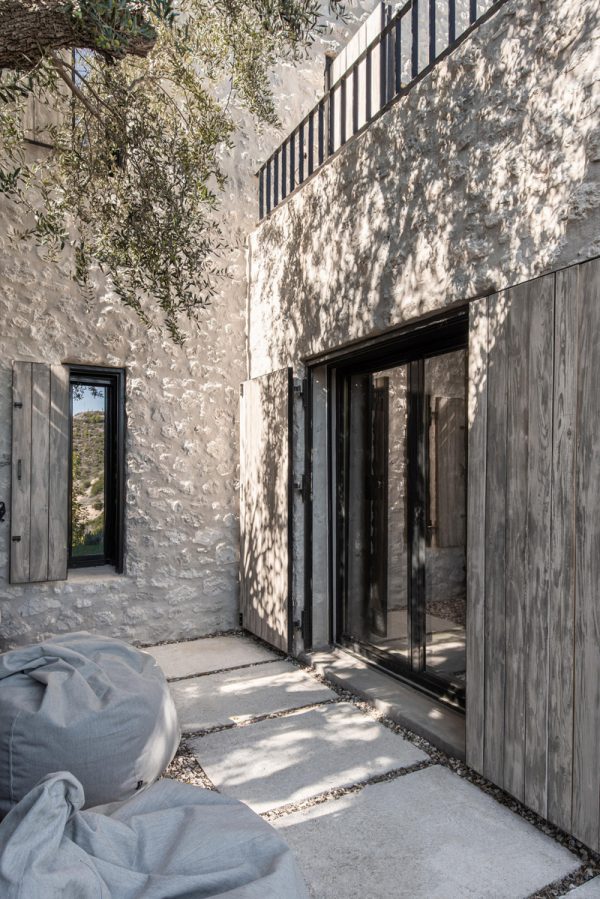 Peloponnese Olive Tree Stone House, Kalamias Ahaias – BIG SEE Make Sense