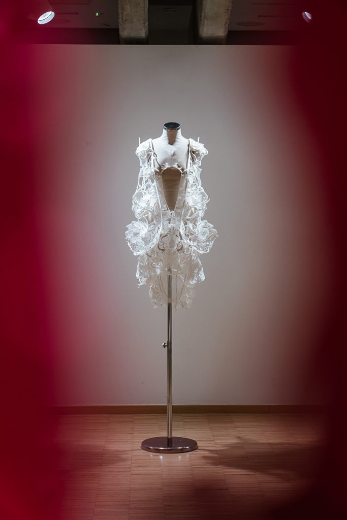 Matic Veler / Matic Veler / Divided between two worlds – BIG SEE Make Sense