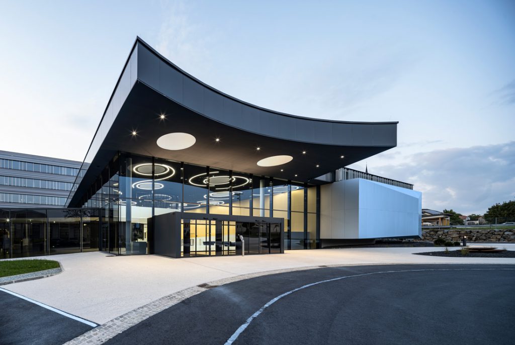 B&R Innovation and Training Campus, Eggelsberg – BIG SEE Make Sense