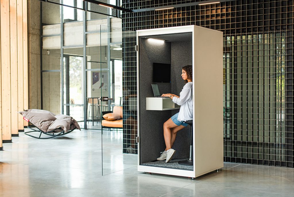 Poddie phone booth – BIG SEE