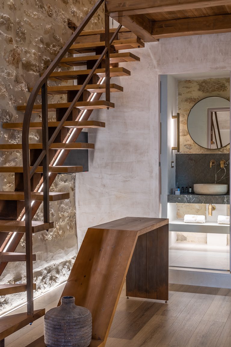 Inotropes Boutique Suites – BIG SEE
