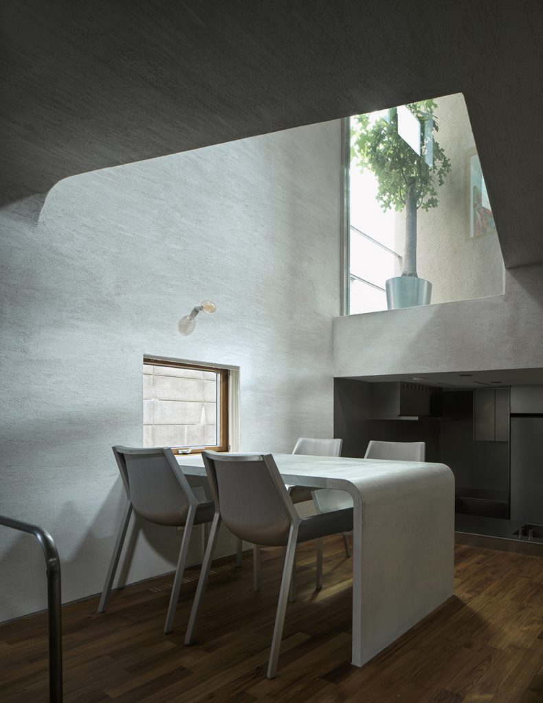 A Japanese Manga Artist’s House – BIG SEE