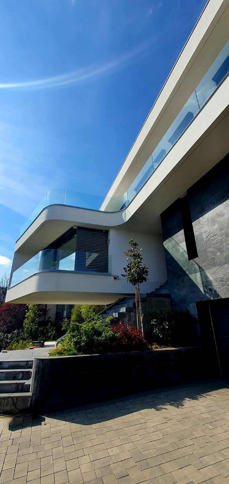 Curved house – BIG SEE Make Sense