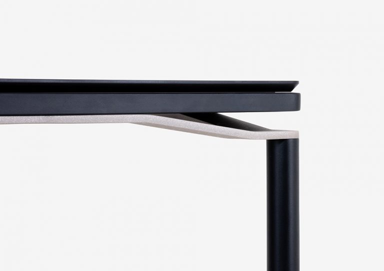 Dining table WAVE – BIG SEE Make Sense