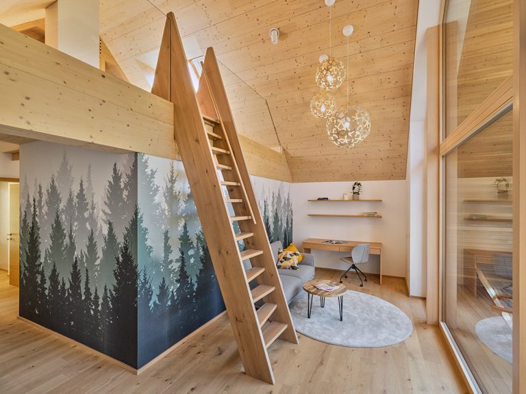 Alpine Chalet L – BIG SEE Make Sense