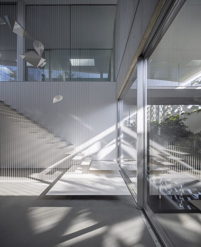 Floating Roof House – BIG SEE