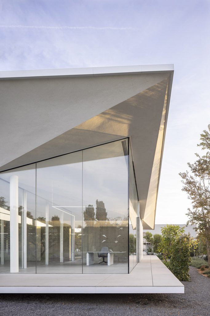Floating Roof House – BIG SEE