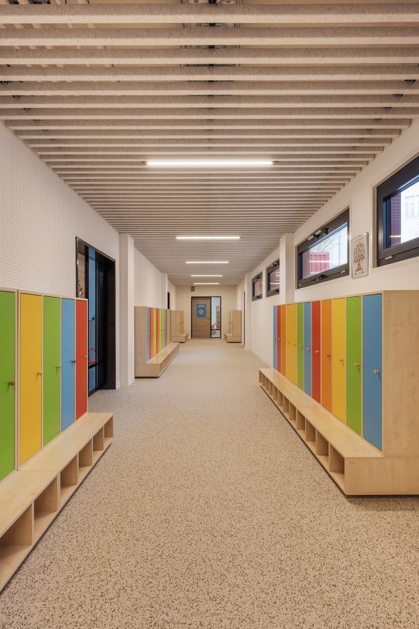The new container building of the German School of Budapest – BIG SEE
