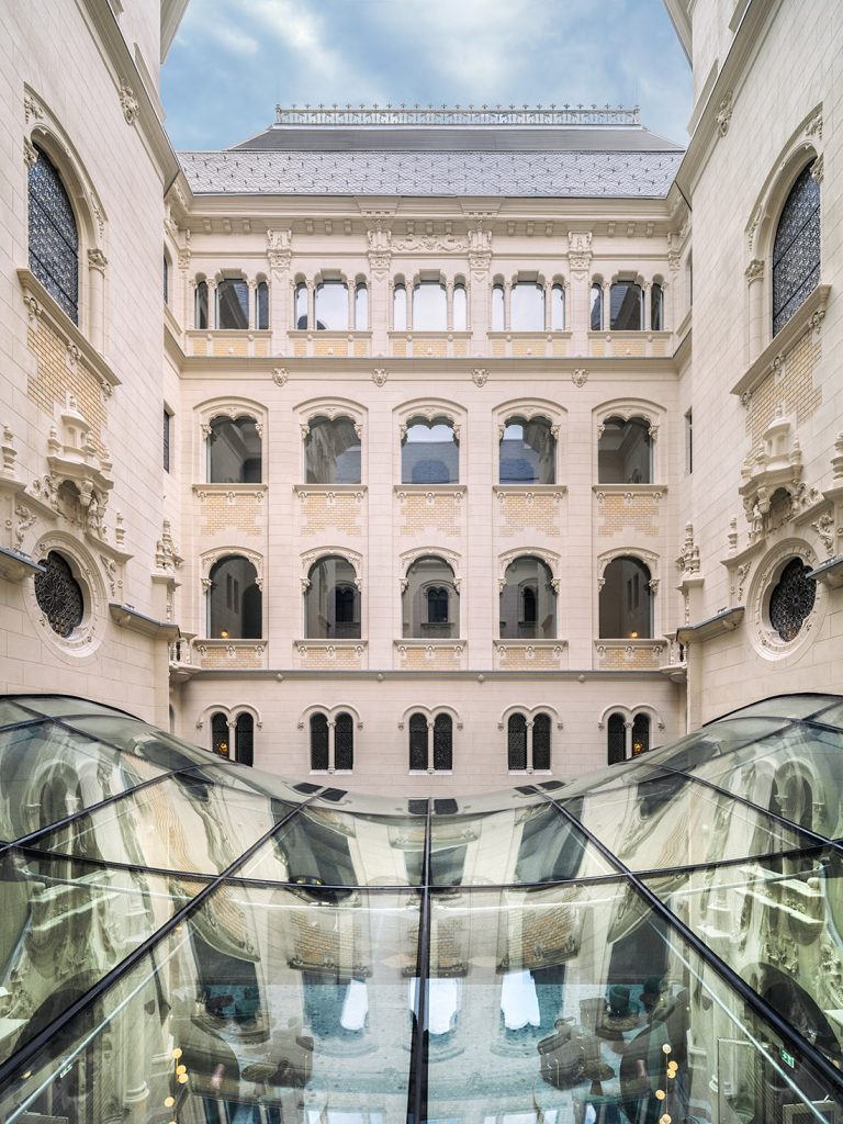 Reconstruction of the Drechsler Palace, creation of the W Budapest Hotel – BIG SEE