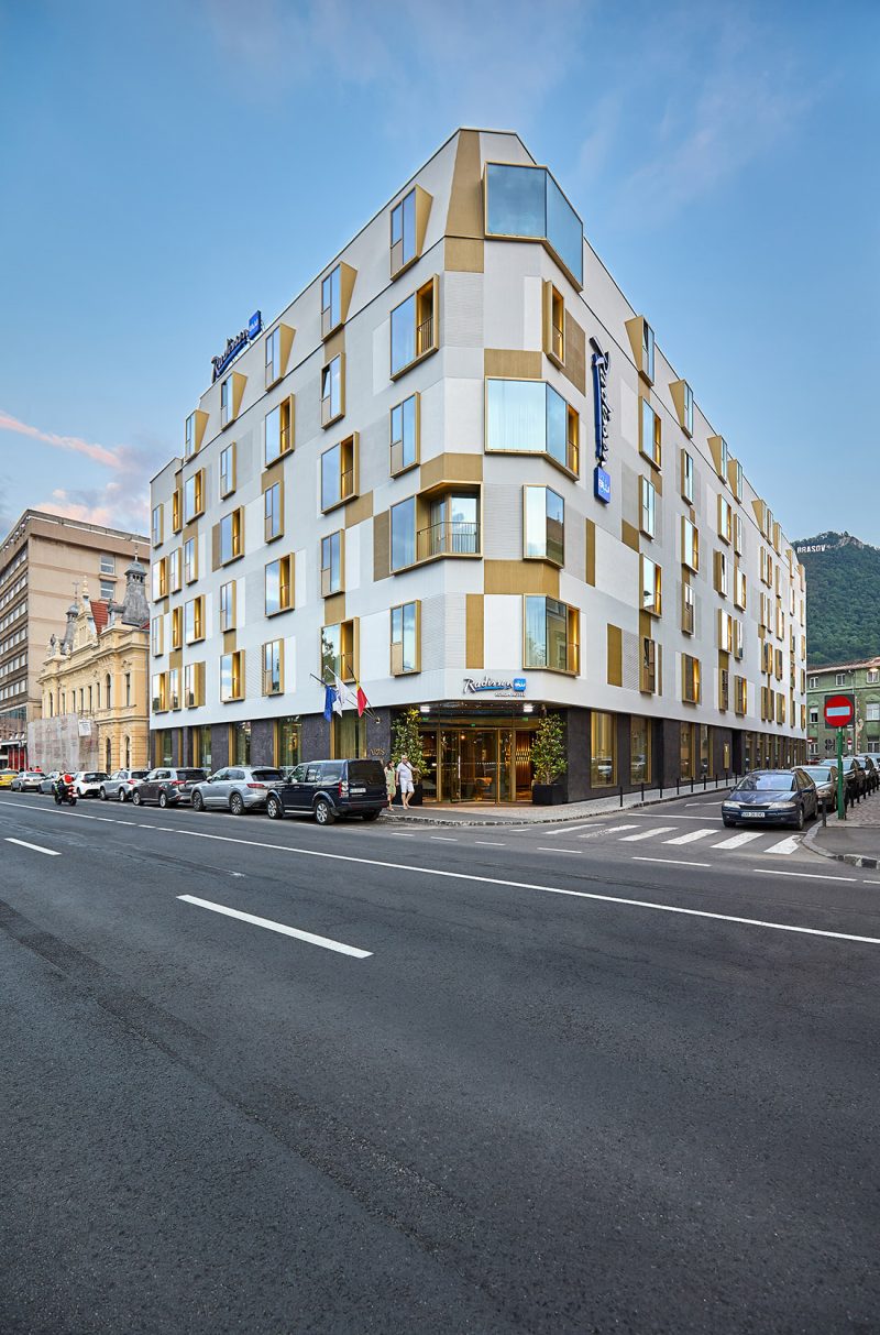 Hotel Radisson Blu Aurum Brașov – BIG SEE