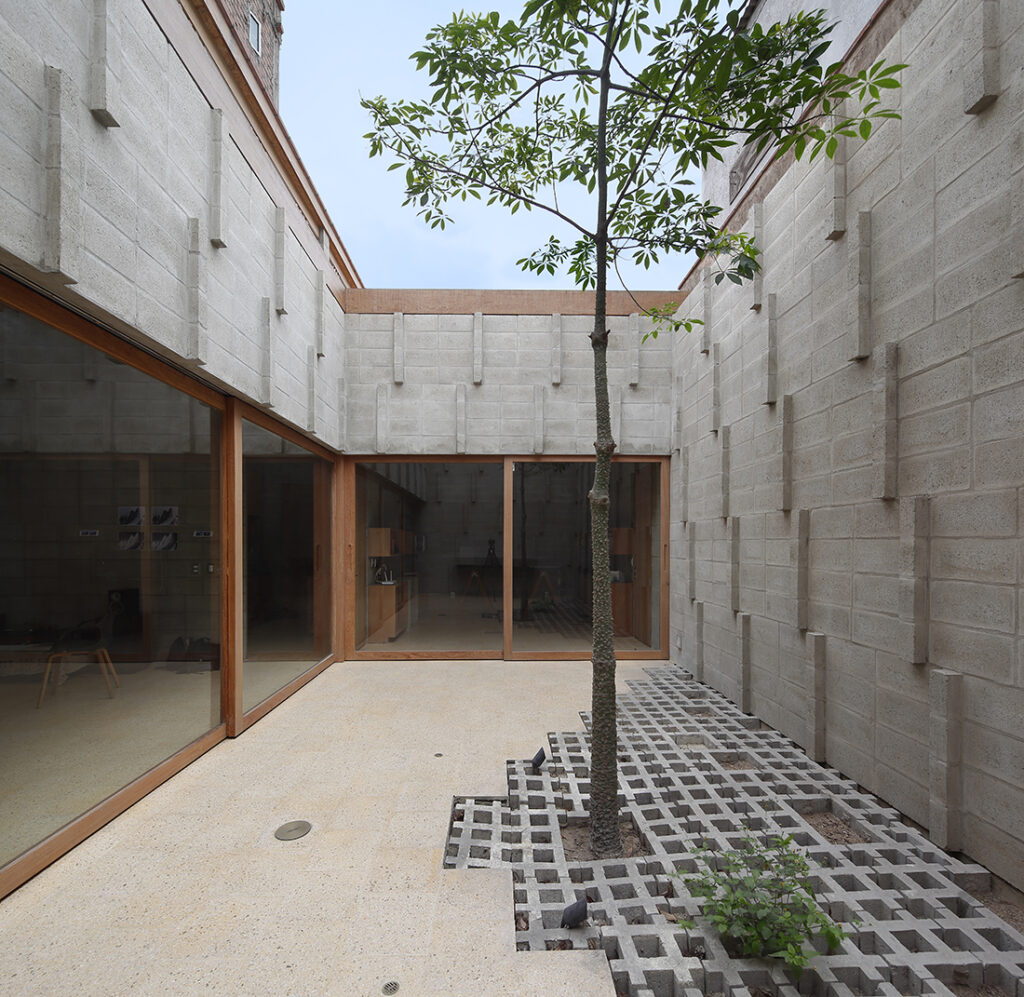 Studio-Workshop for Photographers by ROMAN BAUER ARQUITECTOS – BIG SEE